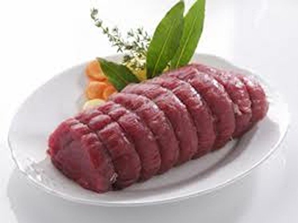 Rôti d'autruche dans le filet