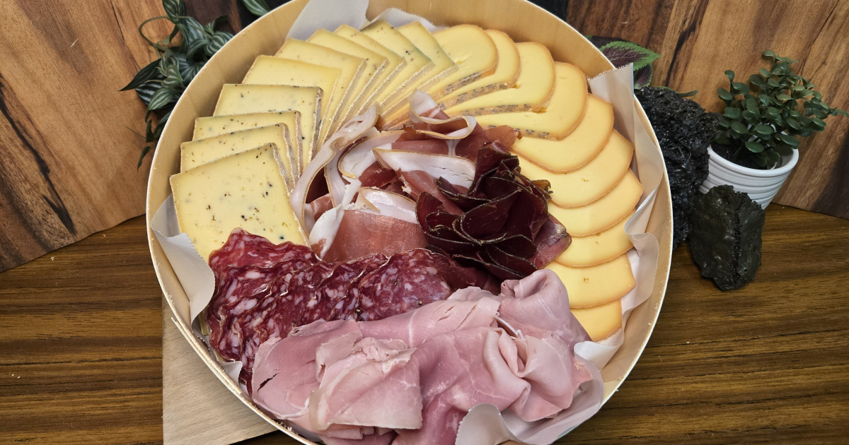Raclette Truffe, Nature & Charcuterie : Le Plateau Complet Parfait pour ...