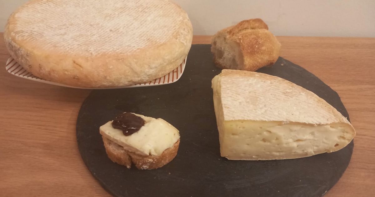 Le binochon - pâte molle au lait cru de vache - entier 1 kg