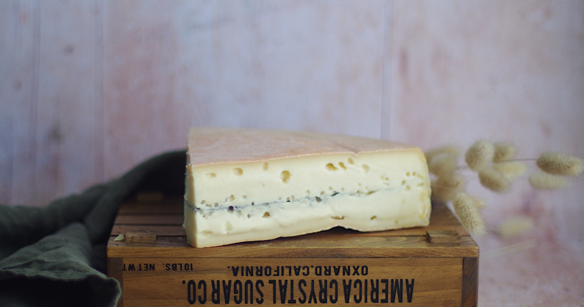 Morbier Fermier AOP "chouchouté" Affinage 90 Jours 1kg