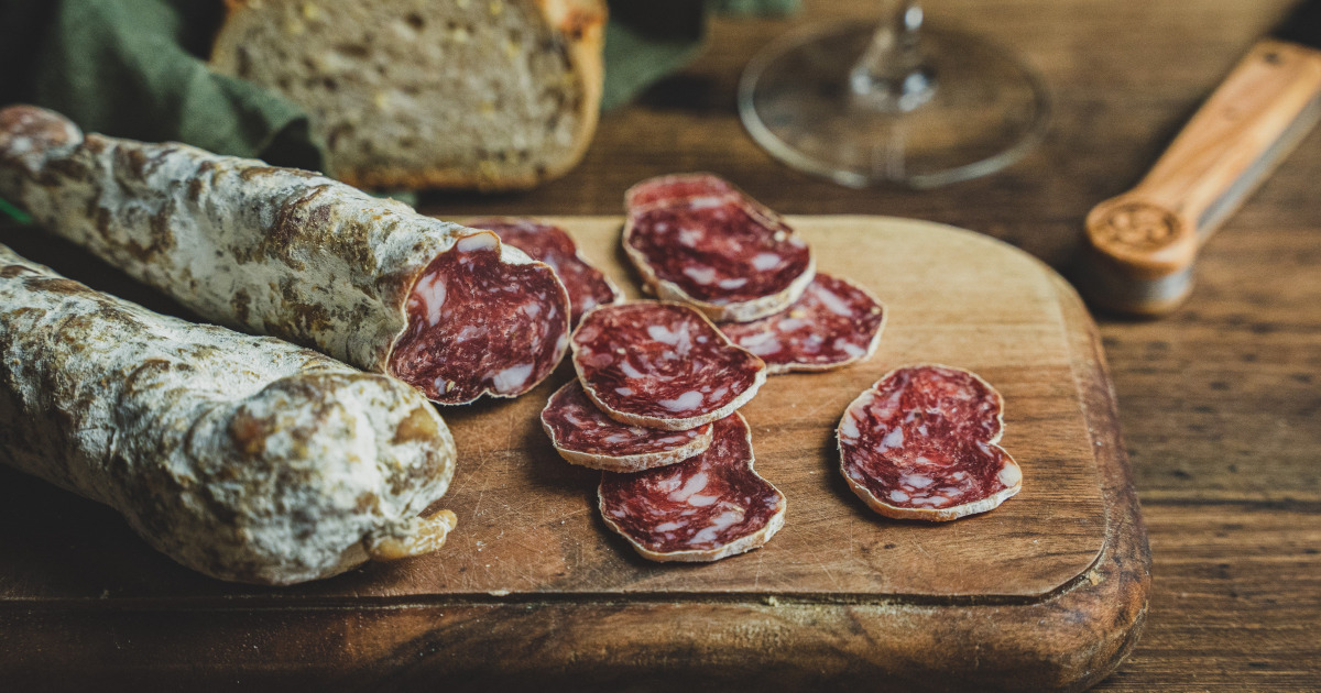 Saucisson IGP porc du sud-ouest - piment d'espelette 200g Saucisson IGP porc du sud-ouest - piment d'espelette 200g